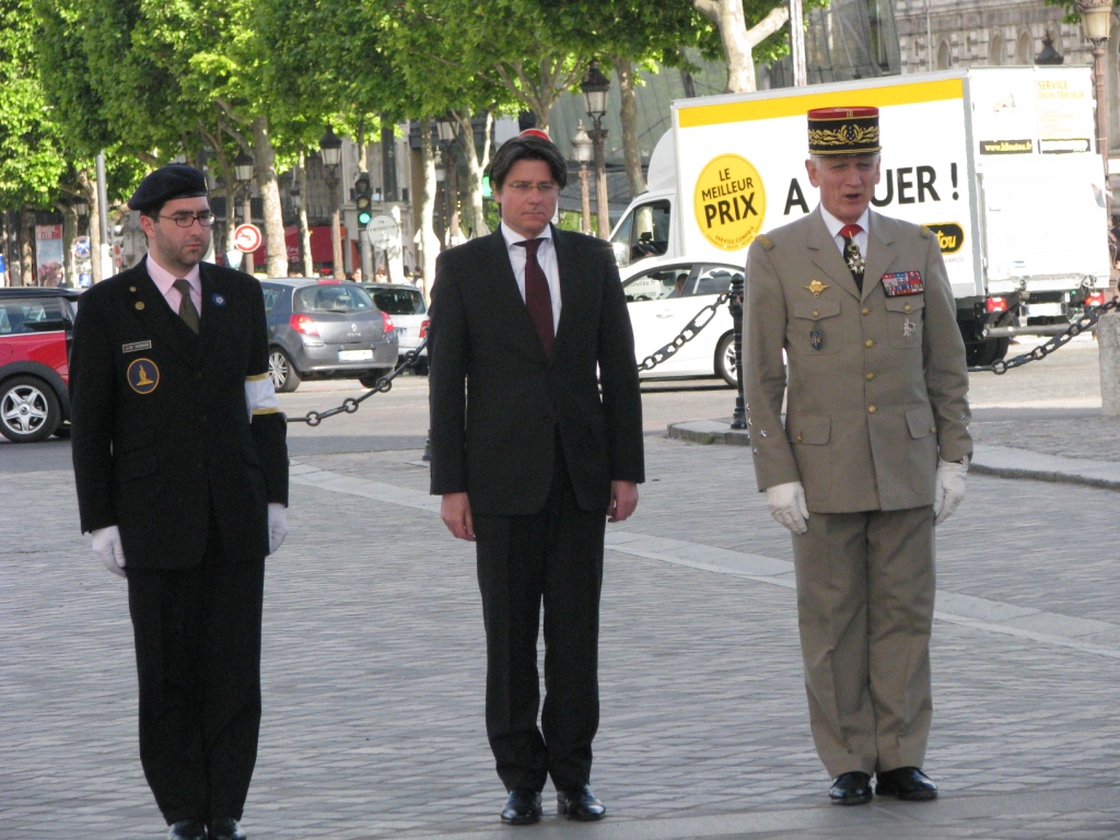 Ambassador Clive Agius attends tomb of unknown soldier ceremony ...