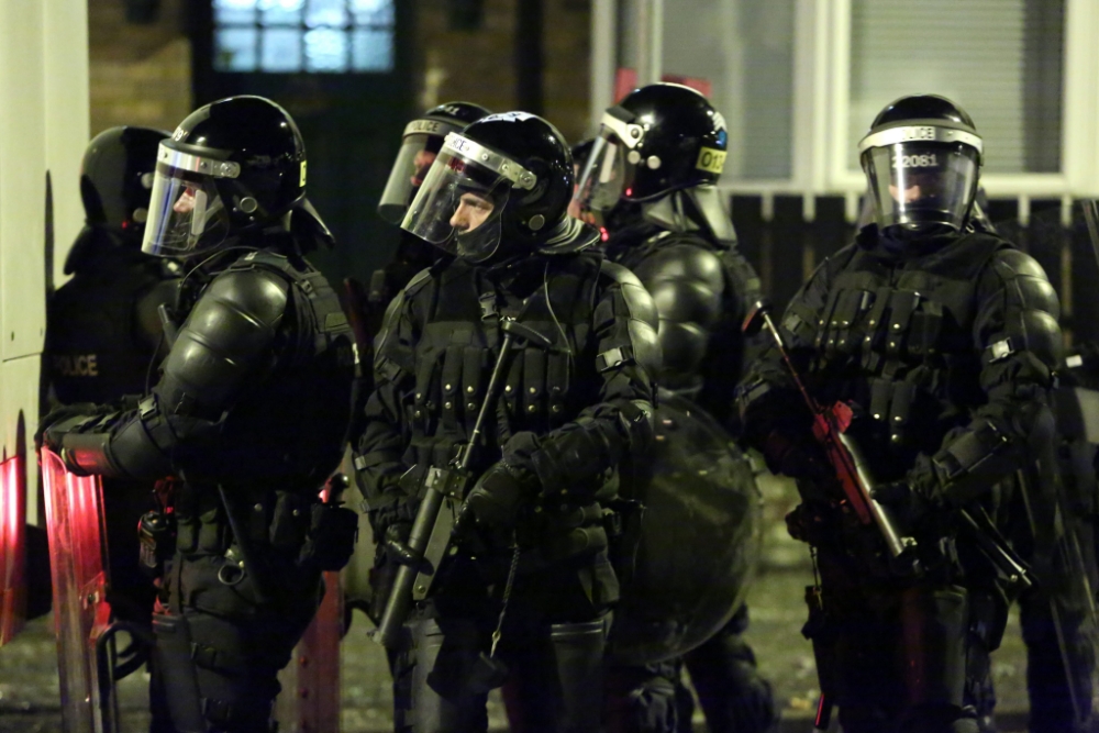 More police in Northern Ireland as UK loyalists riot for second night ...