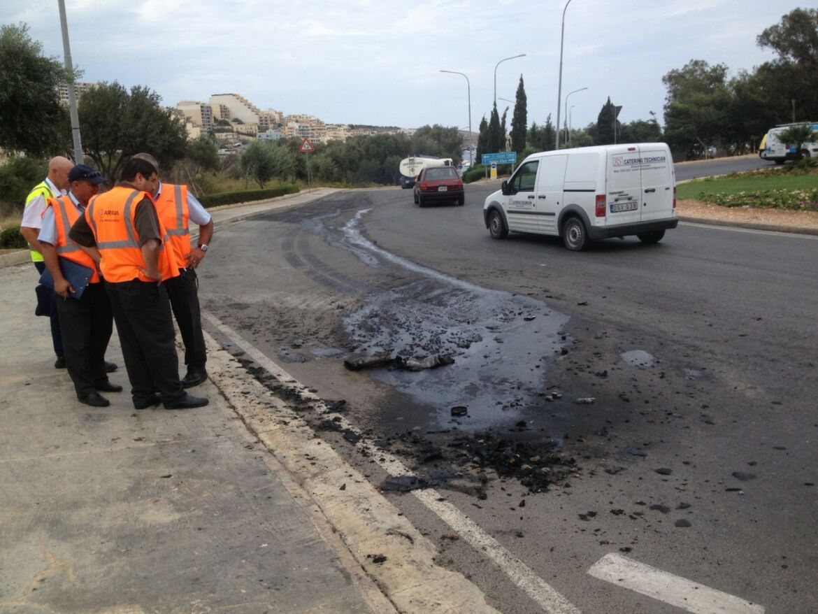 Third bendy bus on fire - TVMnews.mt
