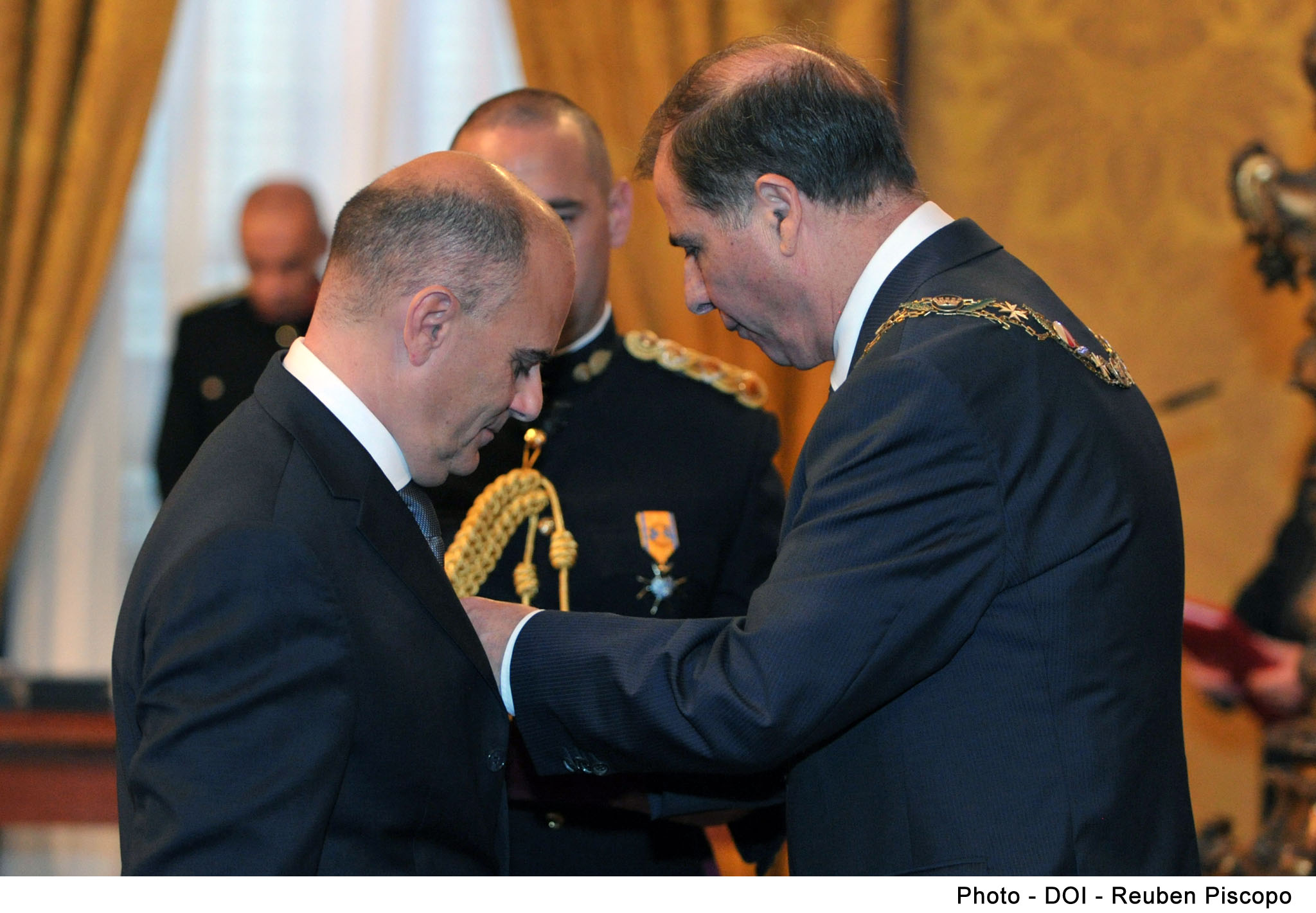 Michael Frendo u Edwin Grech jingħataw il-kumpann tal-unur fl-Ordni ...