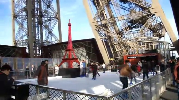 'Ice skating rink' f'nofs it-Torri Eiffel - TVMnews.mt