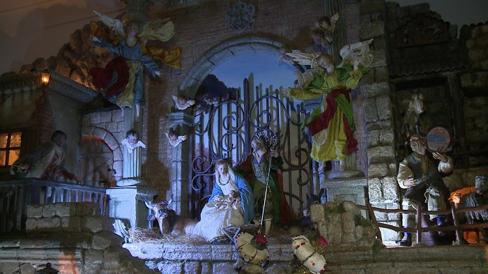 Fl-aqwa tagħhom il-wirjiet tal-presepji inkluż dawk bi stil Naplitan ...