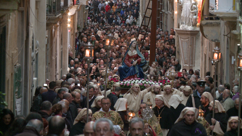 WATCH: Thousands follow Our Lady of Sorrows statues in traditional ...