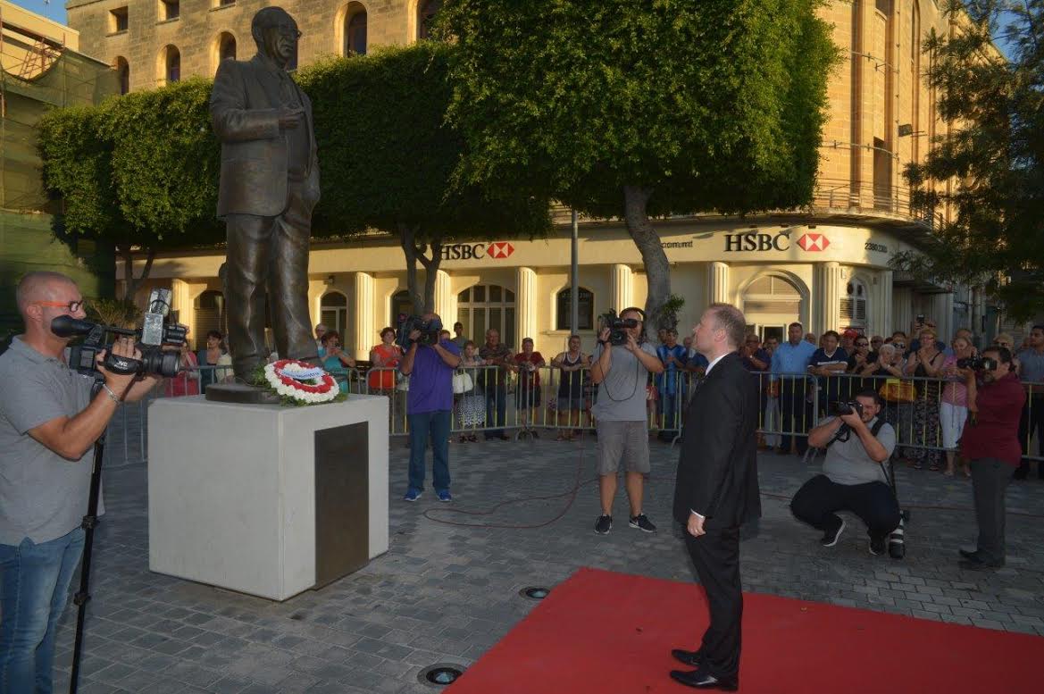 Il-PM: l-isbaħ rigal lil Mintoff hu ta' Malta bl-anqas rata ta' qgħad ...