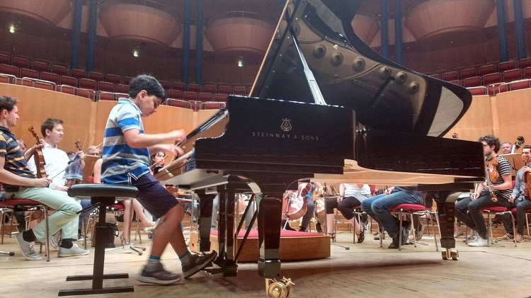 Dmitry holds first rehearsals with Eurovision Young Musicians orchestra ...