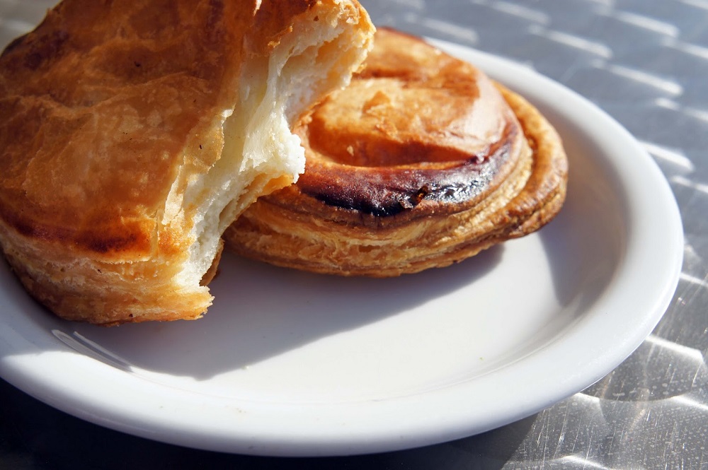 Multa lil ħanut f'Birżebbuġa li biegħ il-pastizzi bla VAT - TVMnews.mt