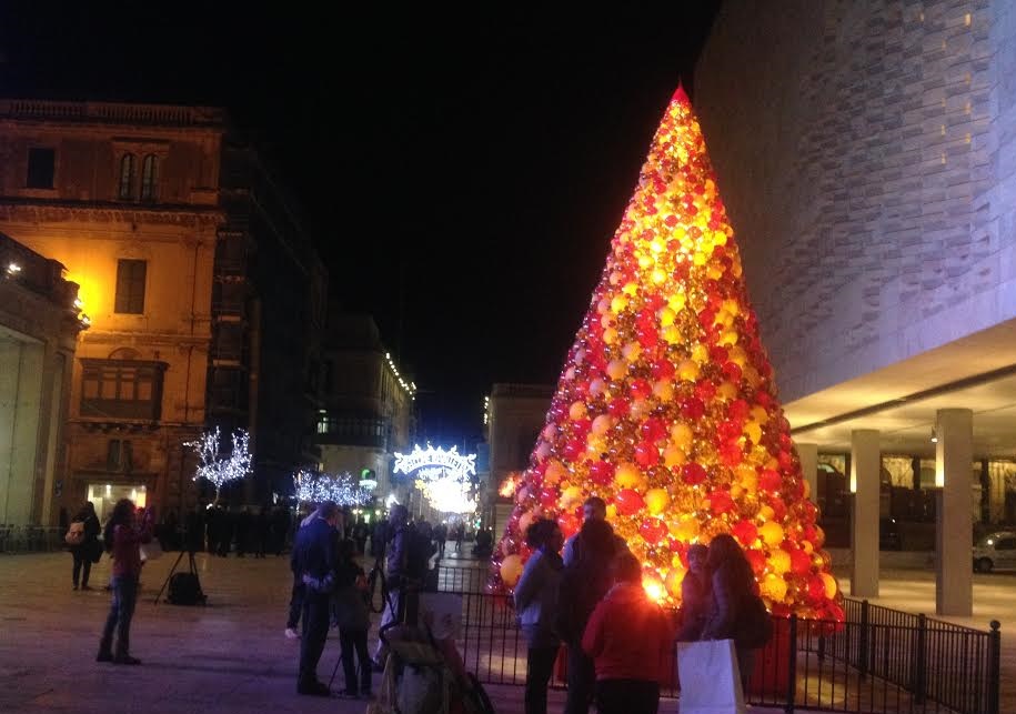 Traditional Christmas Tree in Valletta - TVMnews.mt