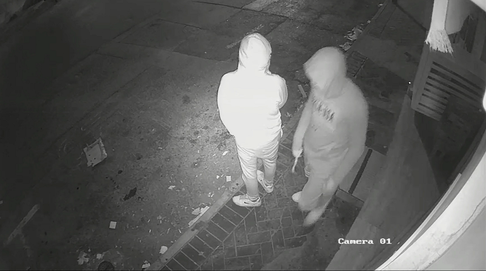 Video: Men try to force open door of Birkirkara outlet - TVMnews.mt