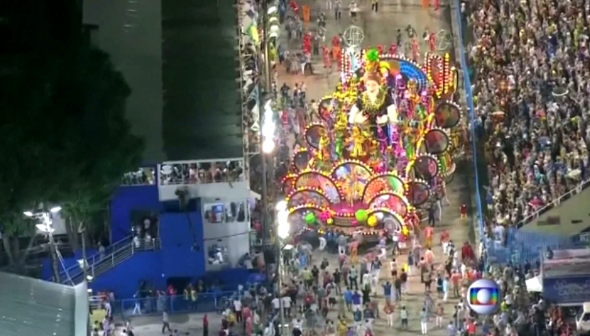 WATCH: 20 injured in Rio Carnival as big float crashes into ...