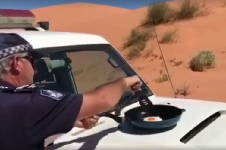 Video: Policeman fries egg on car bonnet in Australian heat - TVMnews.mt