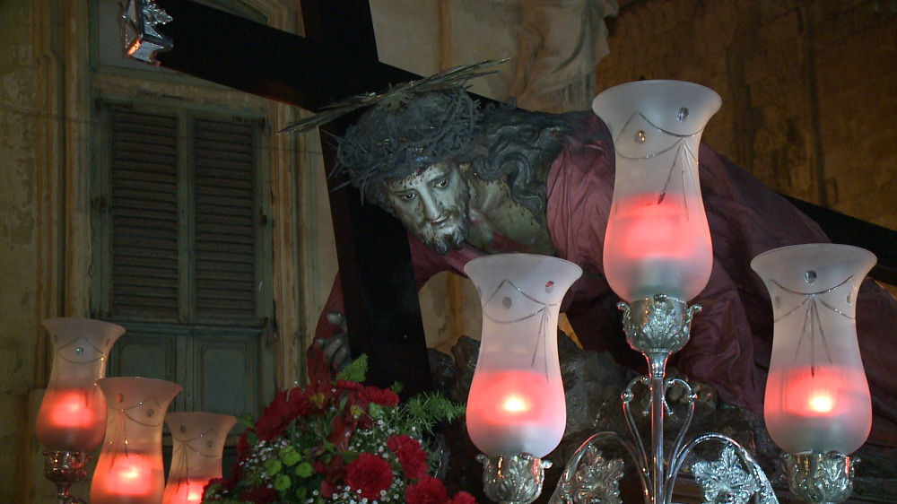 Watch - Senglea's Christ the Redeemer last appearance in Lent before ...