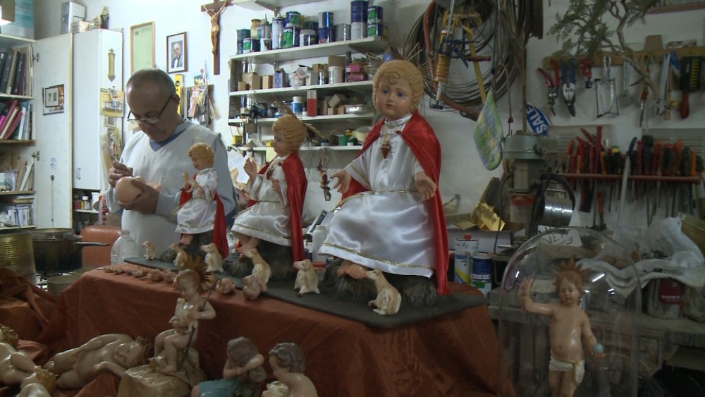 WATCH: The skill of making wax figures of Baby Jesus - TVMnews.mt