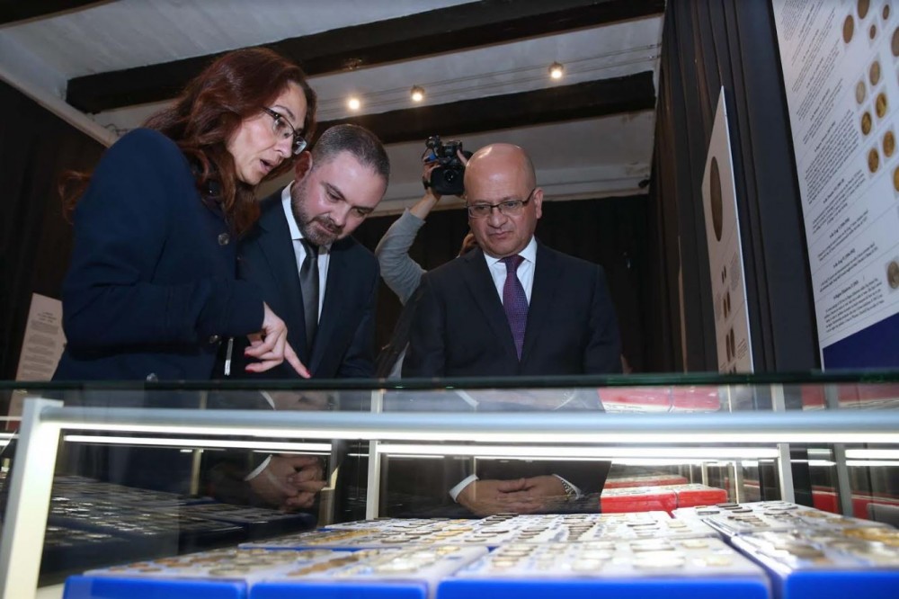 Wirja ta' muniti u medalji li jmorru lura għaż-żmien il-Kartaġiniżi ...