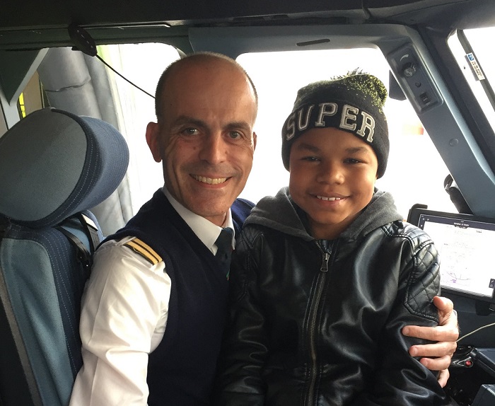 Ċelebrazzjoni sportiva għal Nigel li se jirritorna għall-futbol wara t ...