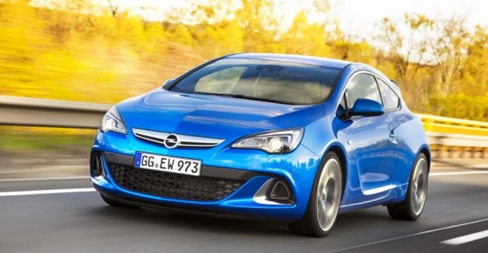 Opel Astra driver clocks 696 km/h - according to Police summons ...
