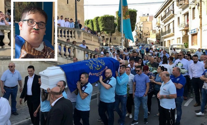 Jake Cutajar jingħata l-aħħar tislima f'Bormla - TVMnews.mt