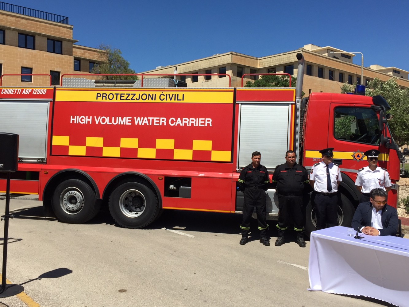 Civil Protection to have four more water bowsers for its fire-engines ...