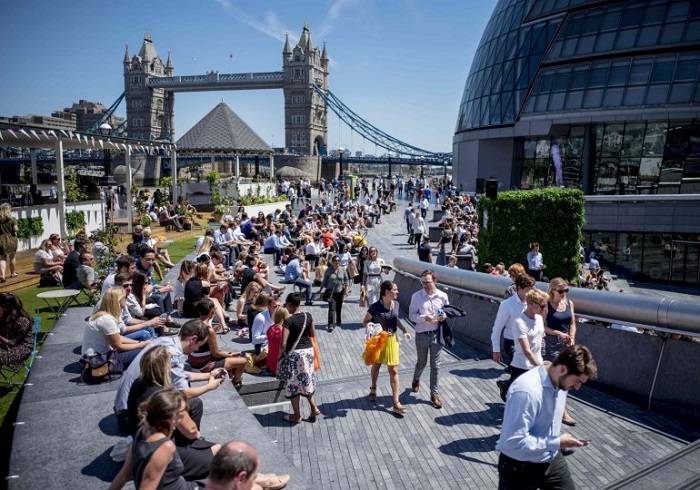 WATCH: Heatwave continues.......even in London! - TVMnews.mt