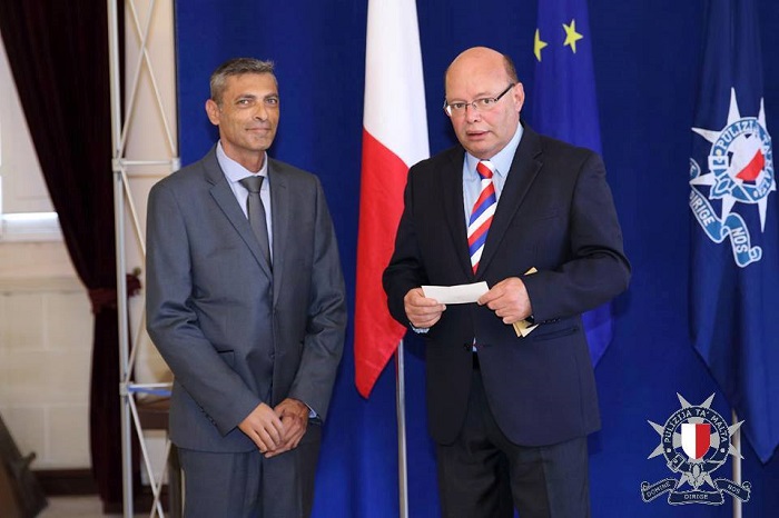 Simon Schembri now with prosthetic hand thanked Prime Minister - TVMnews.mt