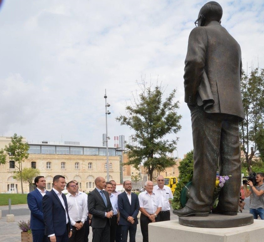 Il-PM u l-PL jsellmu l-memorja tal-Perit Dom Mintoff - TVMnews.mt