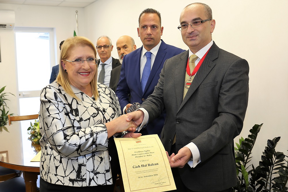 Il-President ta' Malta ppreżentata bil-premju Ġieħ Ħal Balzan - TVMnews.mt