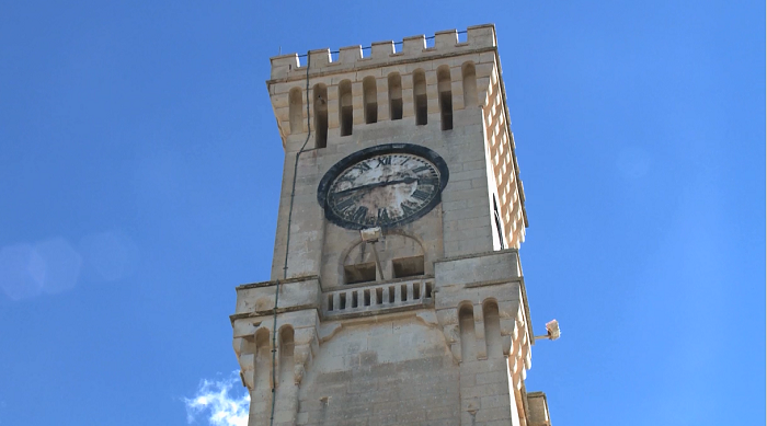 Volunteers climb 130 steps to keep antique clock ticking - TVMnews.mt