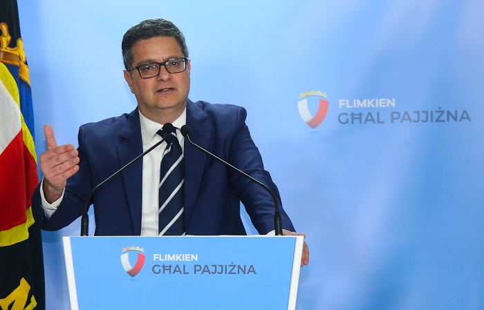 "Those who don't vote will be giving a vote of confidence to PL ...