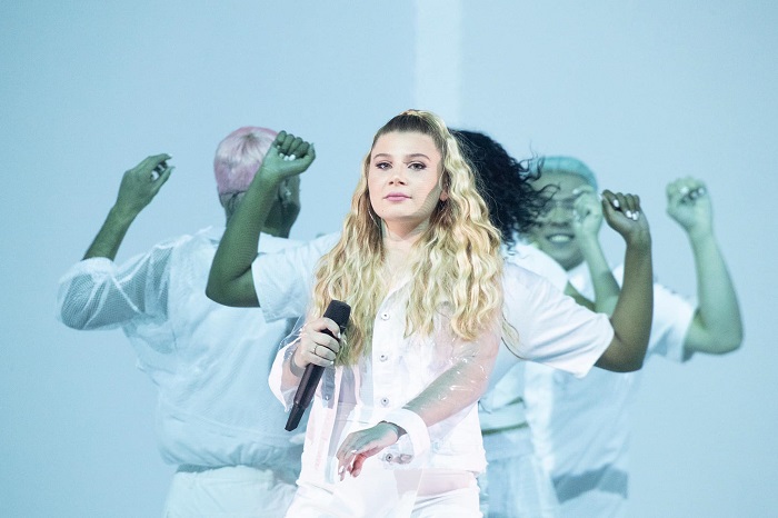 Michela preparing herself for last rehearsal before this evening's ...