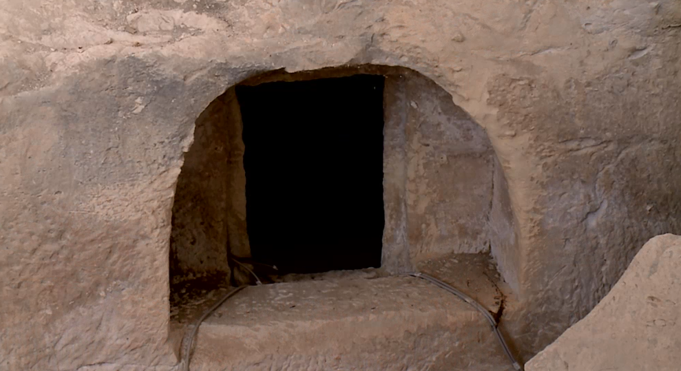 The Ta' Bistra Catacombs: the largest complex to date of graves not in ...