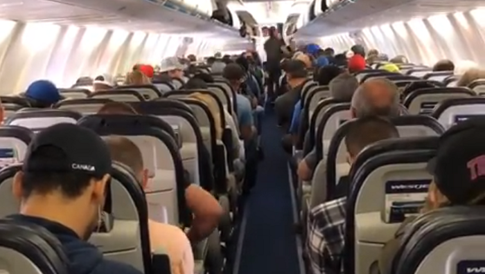 Watch and learn how to disembark from a plane - TVMnews.mt