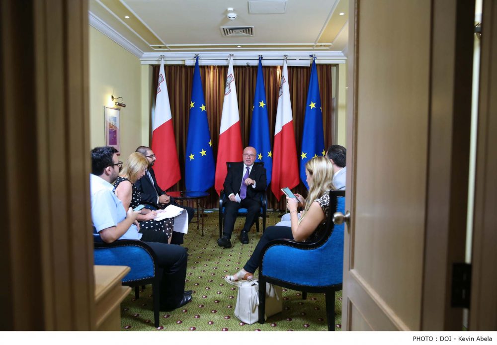 Pilot Project to enable Public Service employees to work from home ...