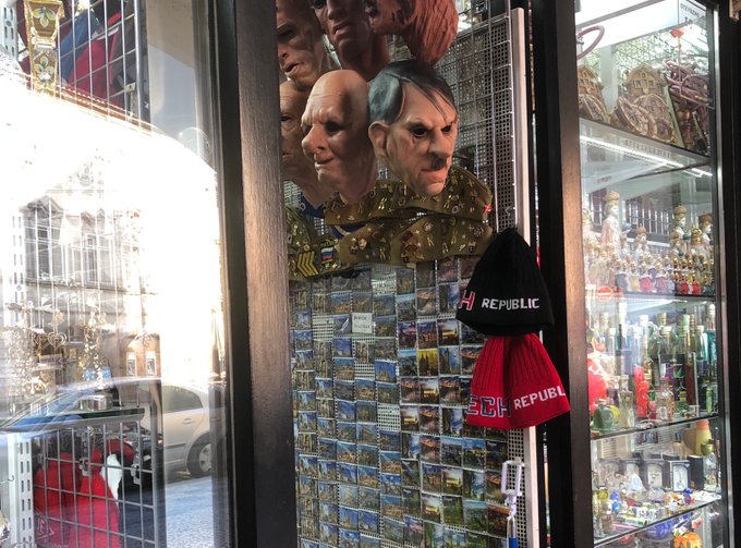 Investigation on Hitler's mask in Prague shop - TVMnews.mt