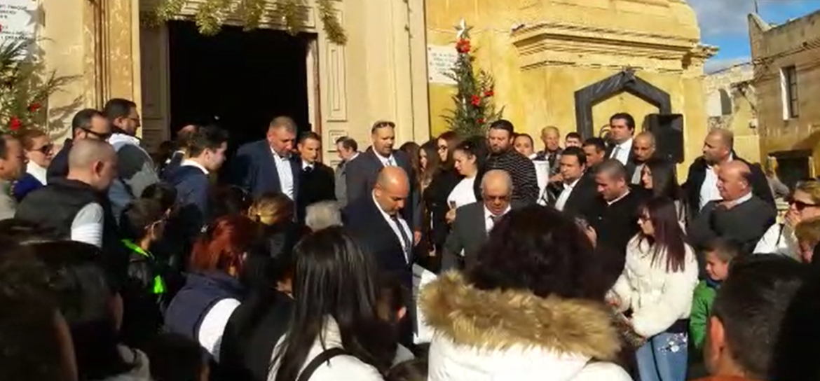 Watch: Applause greets Nicholas coffin as it exits church - TVMnews.mt