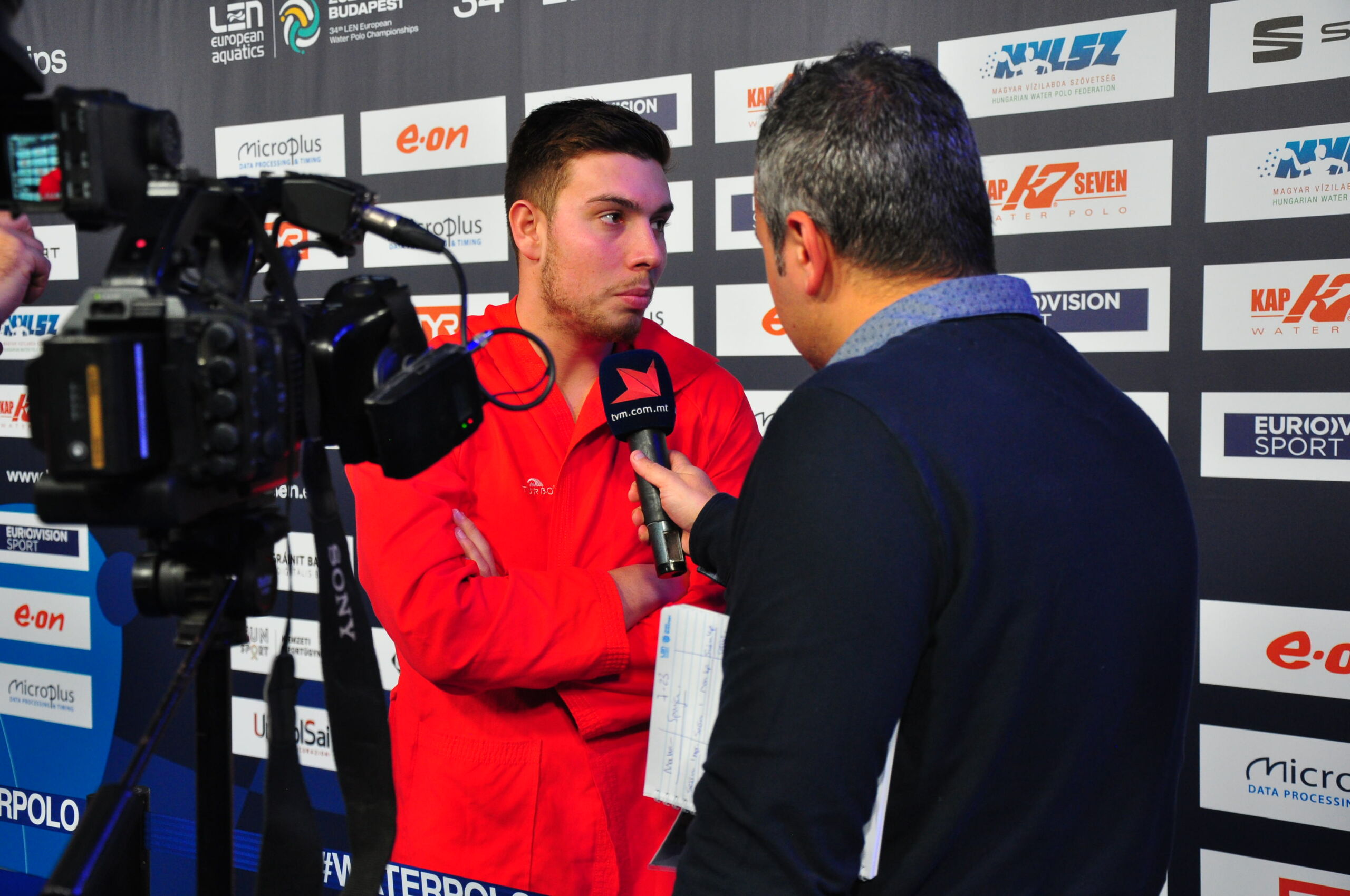 FILMAT: Ben Plumpton 'Batejna ħafna meta minn żona qalbu press ...