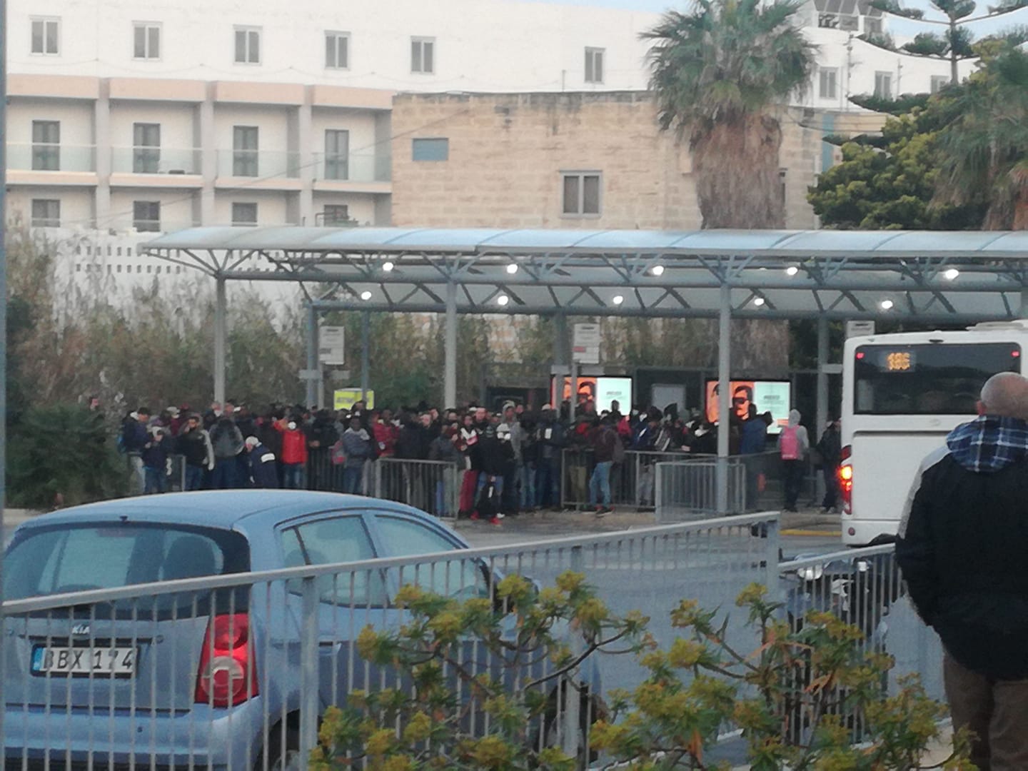 Buġibba bus stop packed to the rafters - TVMnews.mt