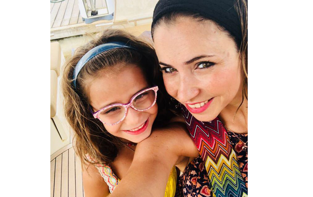 Lydia Abela flimkien ma' bintha tappoġġja l-inizjattiva Malta Together ...