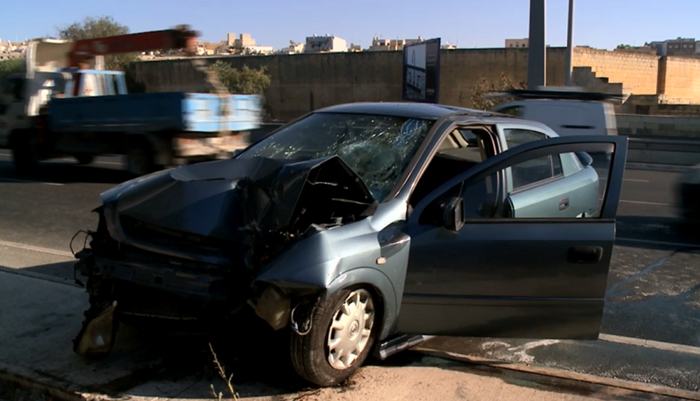 VIDEO: Young man in hospital after crashing into a pole in Marsa ...