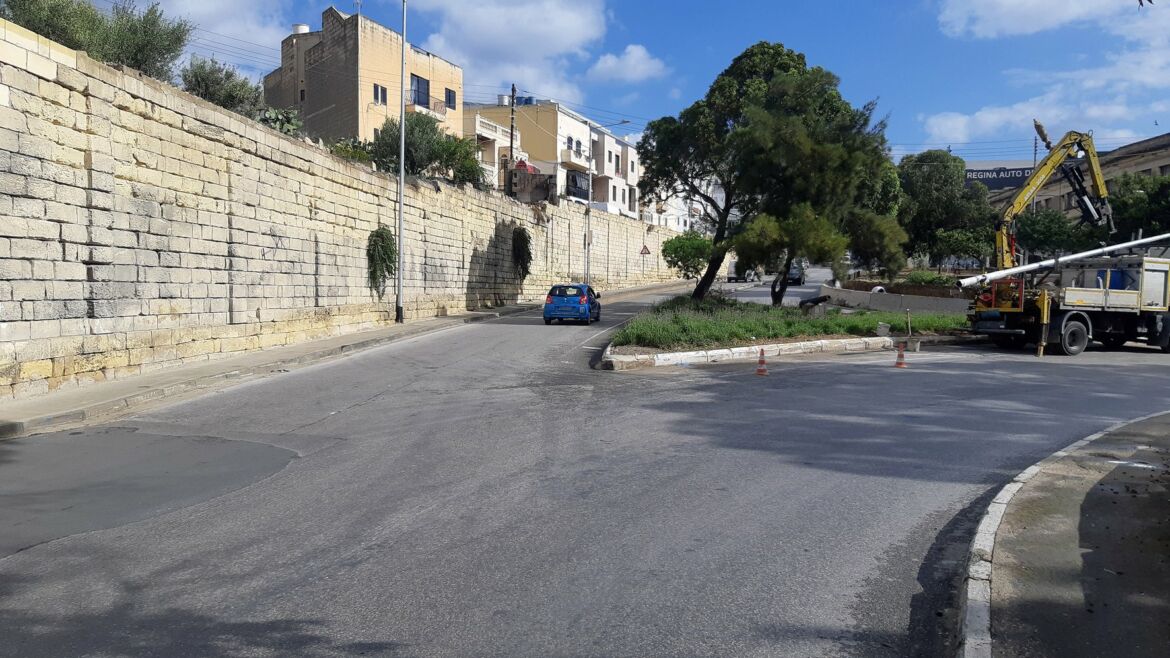 Illejla tingħalaq parti mir-roundabout ta' taħt il-flyover tal-Marsa ...