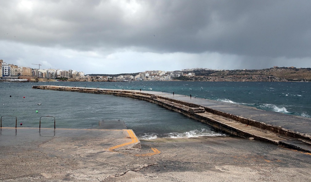 New, longer breakwater planned for Buġibba - TVMnews.mt