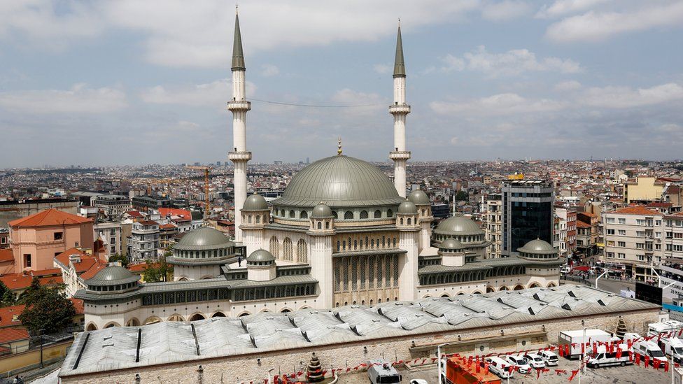 Turkish President inaugurates Istanbul's controversial mosque - TVMnews.mt