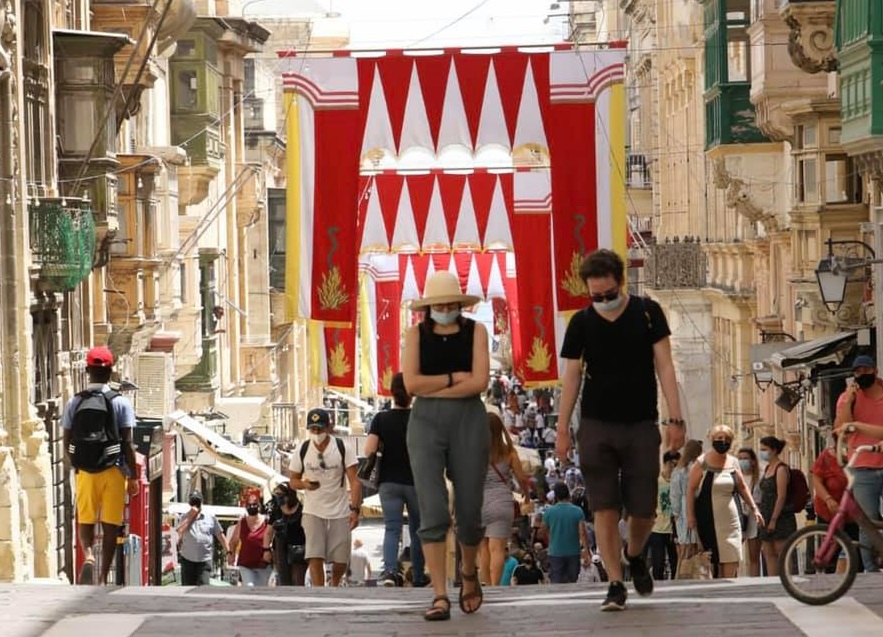 Banners and flags in Valletta for the coming three months - TVMnews.mt