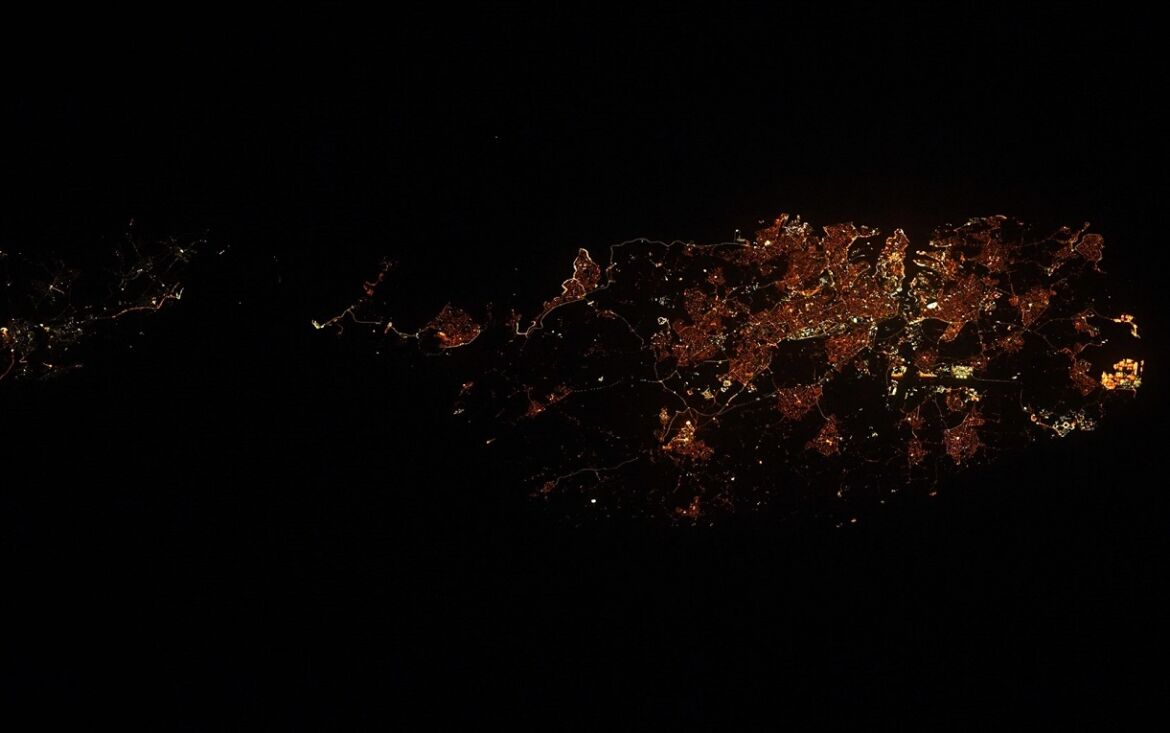 VIDEO: Astronaut publishes new photo of Malta at night as seen from ...
