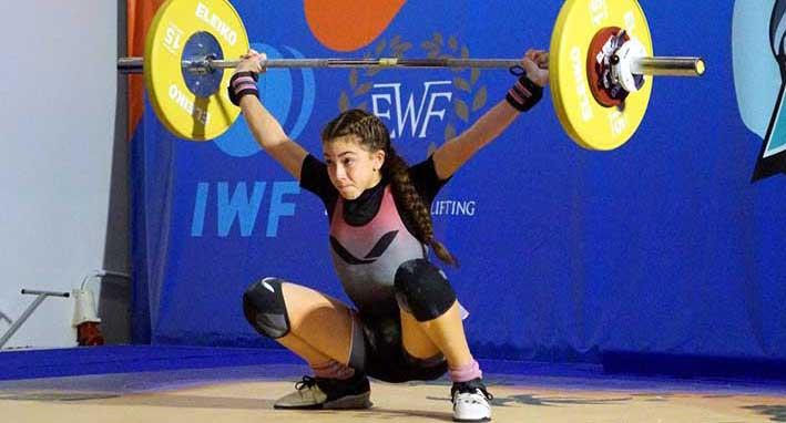 Weightlifting: Tenishia Thornton tirbaħ tliet Midalji tad-Deheb fil ...