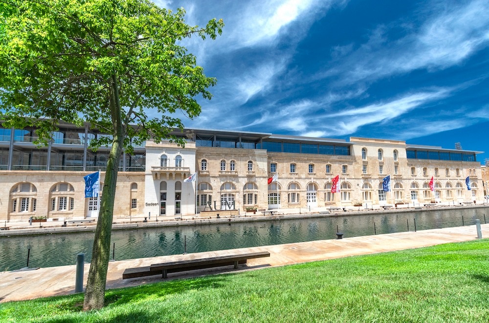 Maltese students will not pay tuition fees for AUM courses - TVMnews.mt