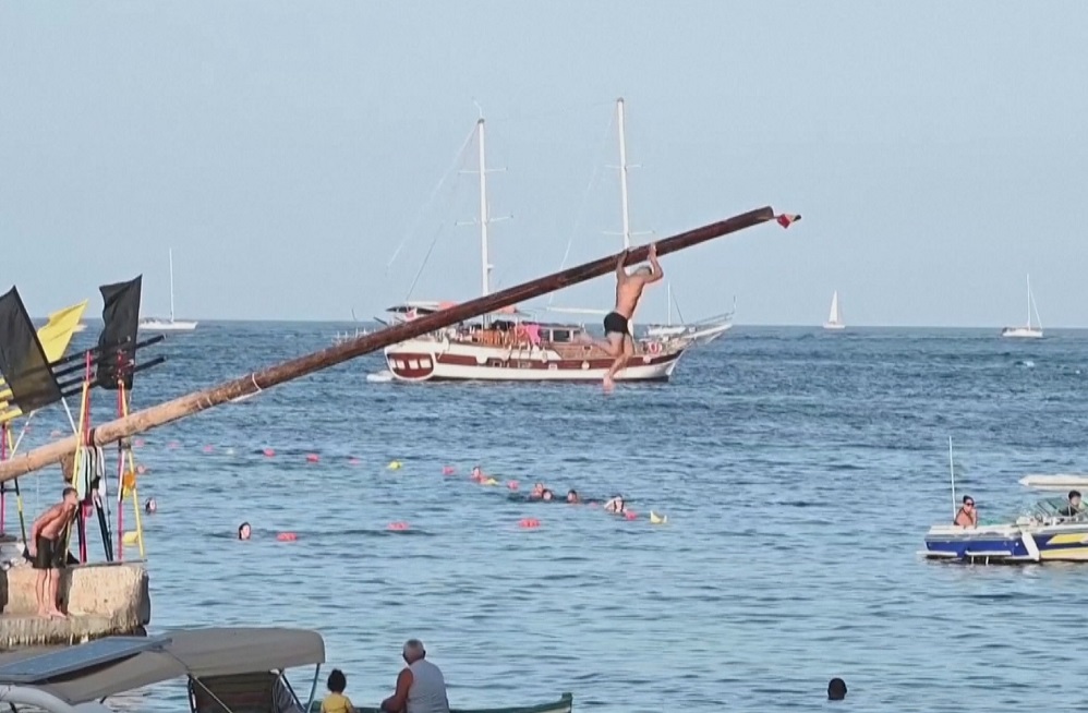 WATCH: Huge crowd attends the traditional 'Ġostra' competition in St ...