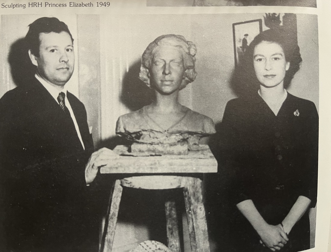 Princess Elizabeth had posed for a bust by celebrity artist Vincent ...