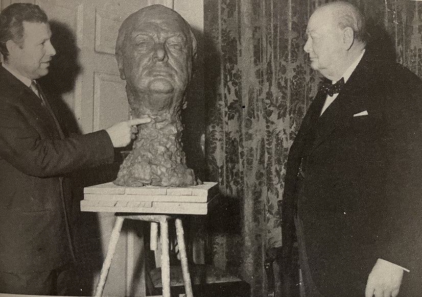 Princess Elizabeth had posed for a bust by celebrity artist Vincent ...