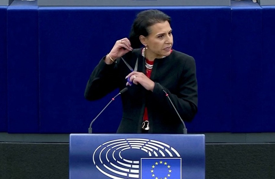 WATCH: MEP cuts her hair at European Parliament in solidarity with ...
