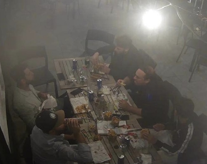 Sid ta' restorant ieħor jgħid li klijenti ħarbu minn fuq il-post ...