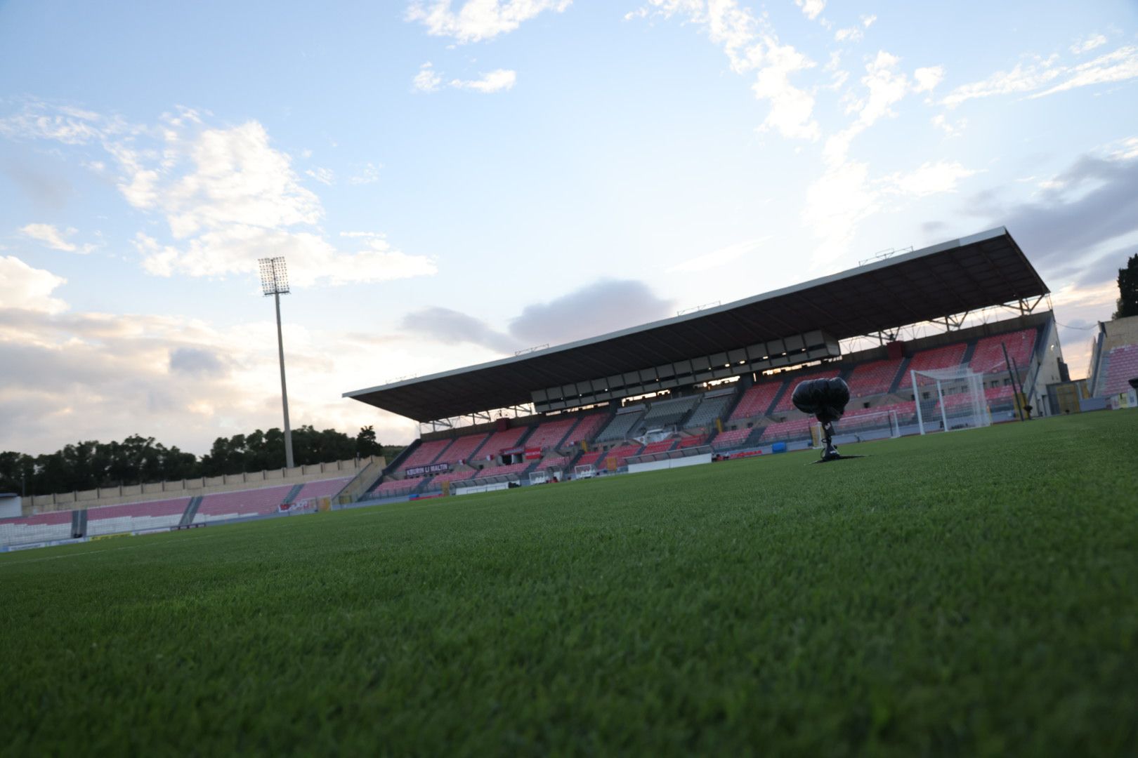 Manuel Bartolo jeħel tliet logħbiet sospensjoni minn fuq il-bank tas ...